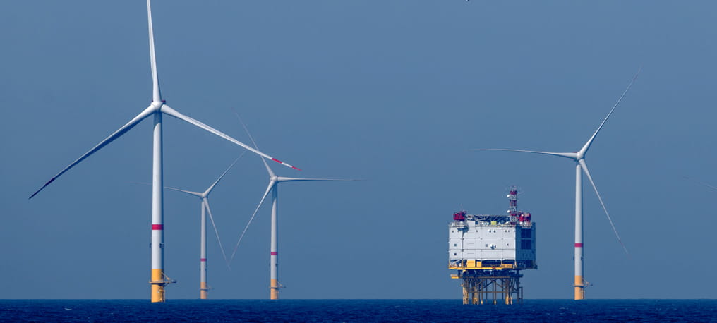 Masdar | Iberdrola and Masdar complete wind turbine installation at ...